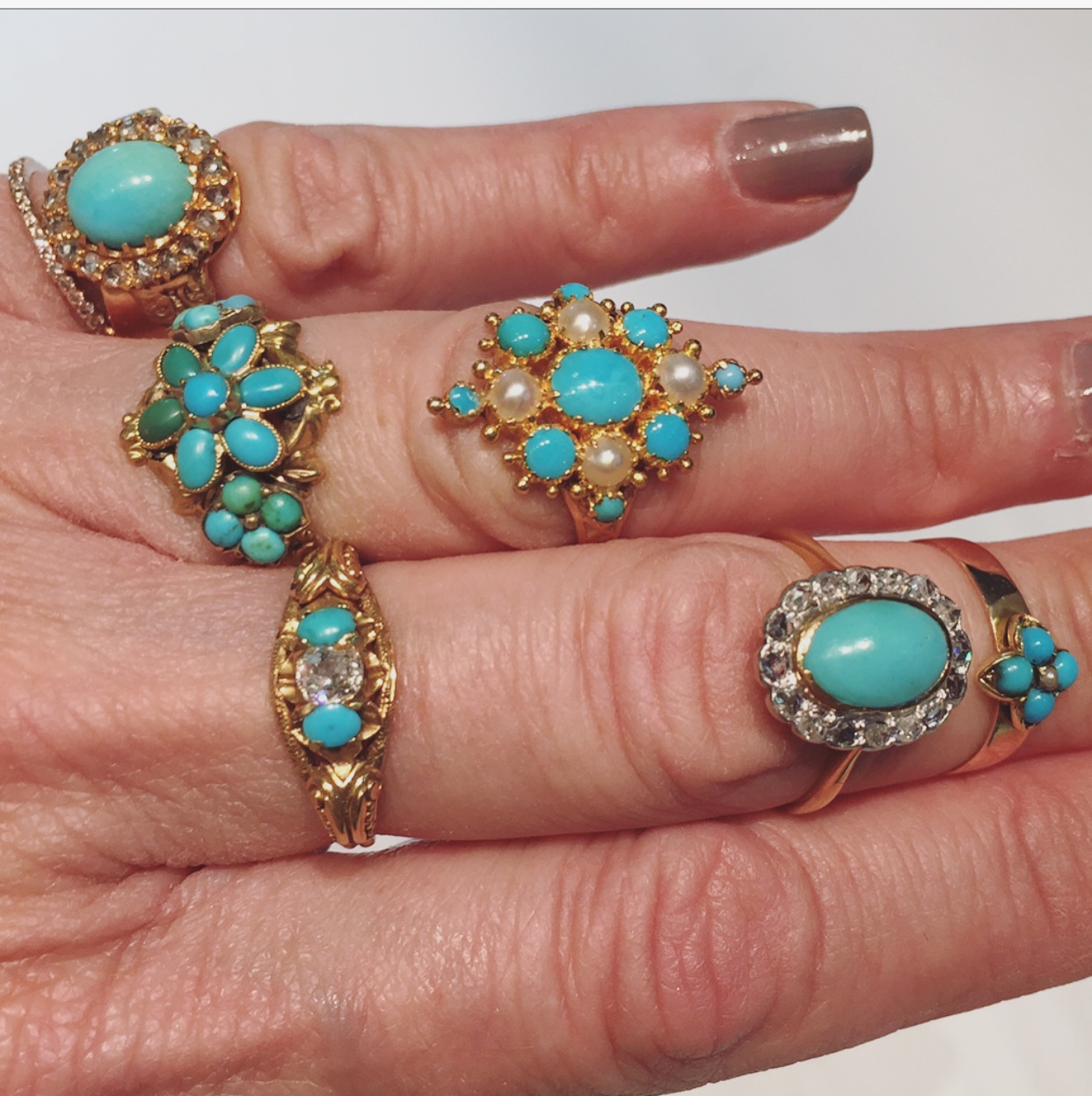 A SNEAK PEEK OF THE RARE JEWELS YOU WILL FIND AT LUEUR - Bejeweled